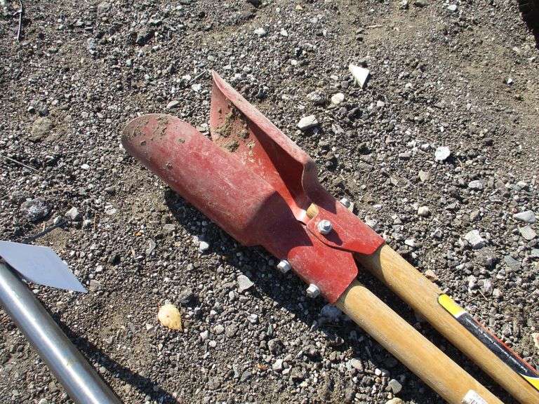 10" x 10" Tamper, and a post hole digger - Albrecht Auction Service