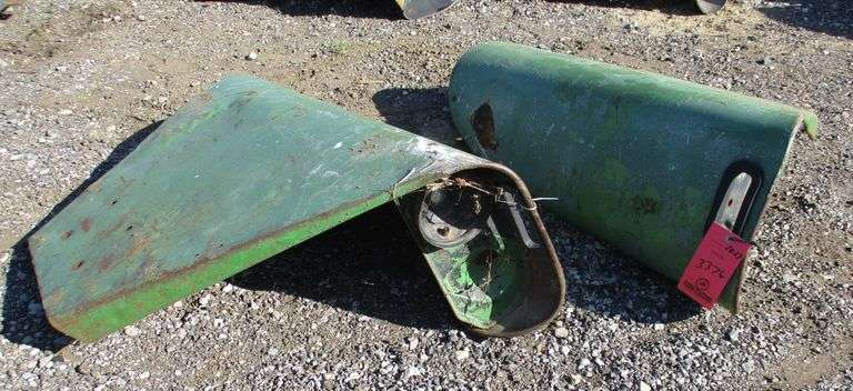 (2) Flat John Deere tractor fenders, some rust holes - Albrecht Auction ...