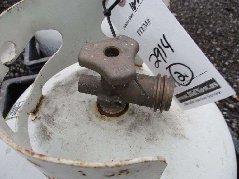 (2) 20 lb. propane tanks with new style OPD valves, good, work as they ...