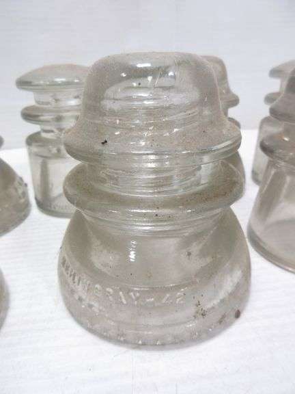 (11) Clear Insulators - Albrecht Auction Service