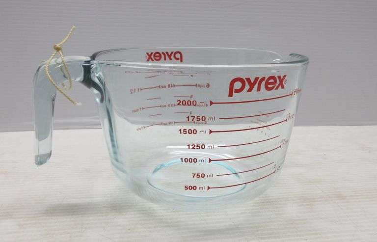 Pyrex 8 cup measure, like new - Albrecht Auction Service