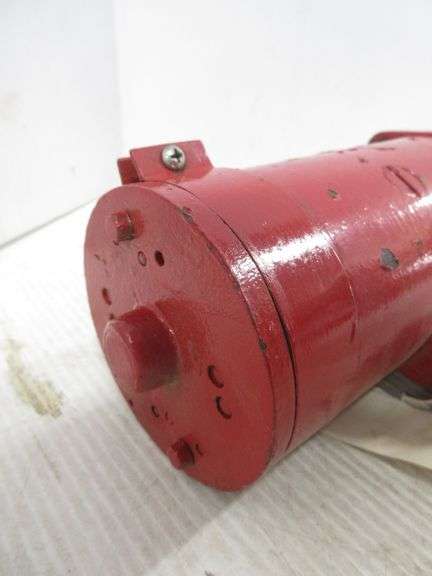 Farmall cub starter, good - Albrecht Auction Service