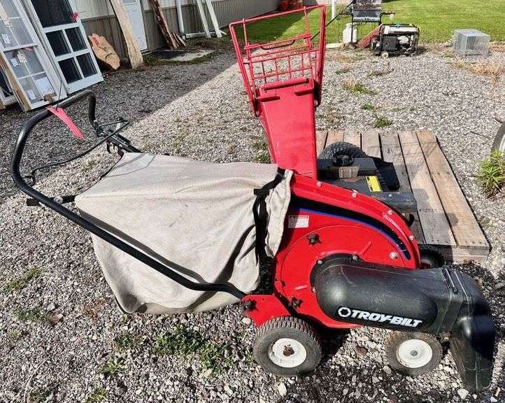 Troy Bilt Chipper/Vacuum, 5HP, with all accessories, manuals, receipts ...