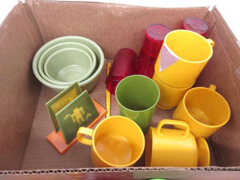 (8) Red plastic silite cups; (6) Mid century modern yellow plastic ...