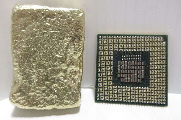 Large 150g bar of melted computer chips - Albrecht Auction Service