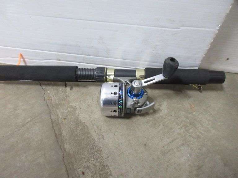 Silvercast 100A by Daiwa on a Master graphite C 9 1/2' fishing pole ...