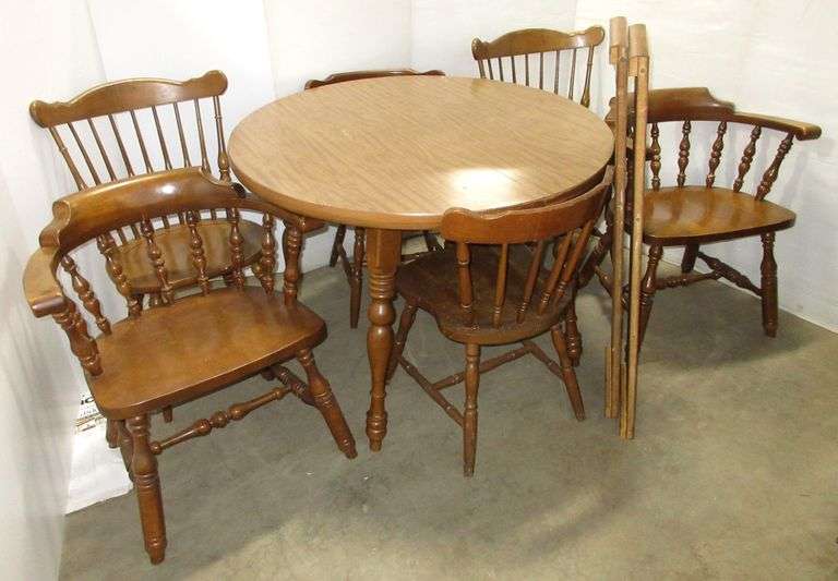 Round/oval maple wood dining table and (6) Chairs, 42"Dia but expands ...