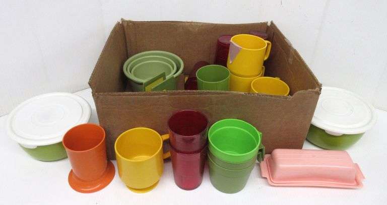 (8) Red plastic silite cups; (6) Mid century modern yellow plastic ...