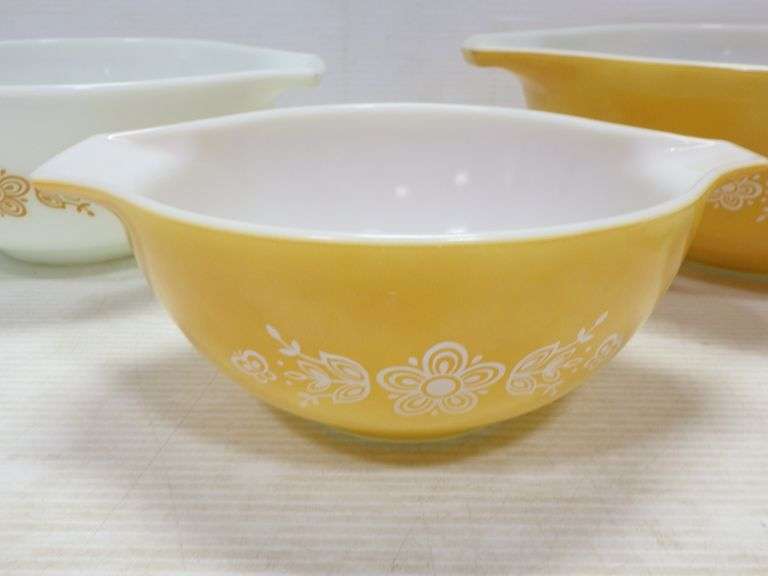 (4) Pyrex butterfly gold cinderella bowls, 7 1/2" to 13"W, very nice ...