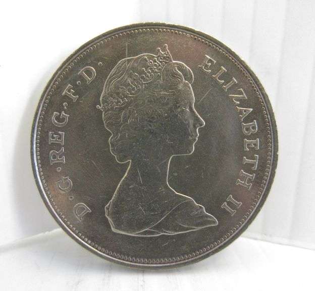 1981 Crown coin featuring Princess Diana and Prince Charles, issued by ...