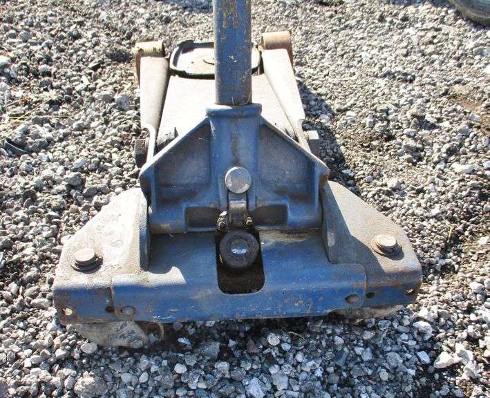 1.5 Ton walker floor jack, model J122, range- 3 3/4"-20"H, needs new ...