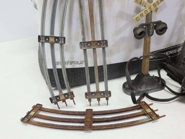 Lionel older post war 0-scale train, parts include: (15) Curve track ...