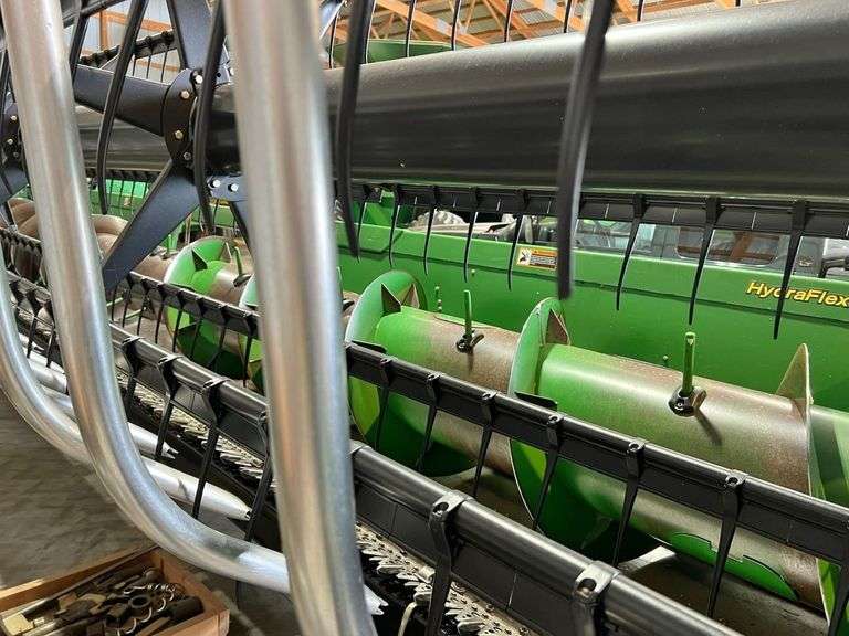 2004 John Deere 625F Grain Header with AWS Air System and New Horst ...