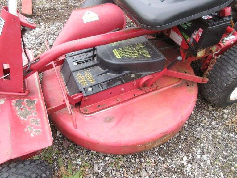 Snapper Extra Tough Hi-Vac riding mower with 33" cut, comes with bagger ...