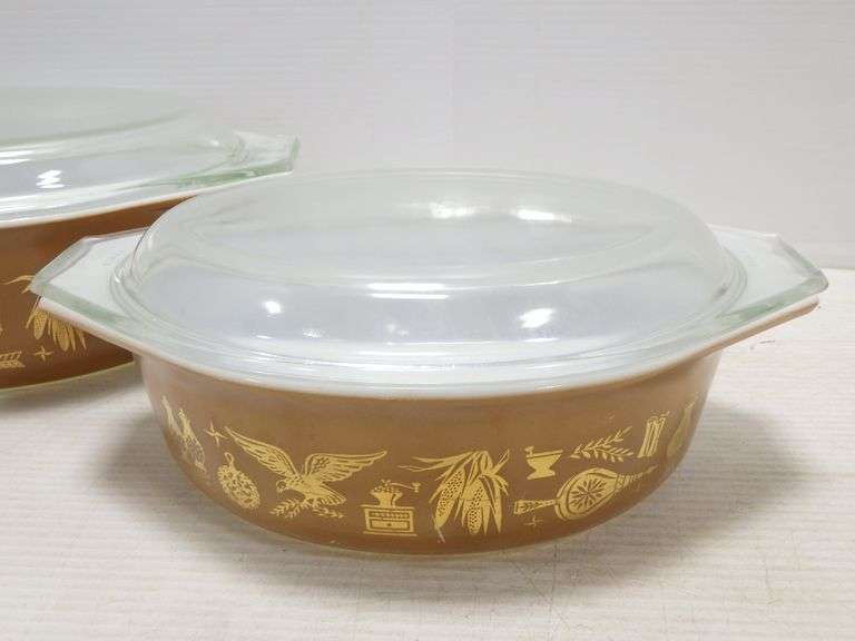 (2) Early American Pyrex- 043, 1 1/2-quart and 045, 2 1/2-quart, good ...