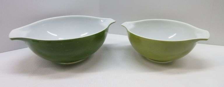 Older Pyrex green dishes with cinderella handles, no. 443 and no. 444 ...