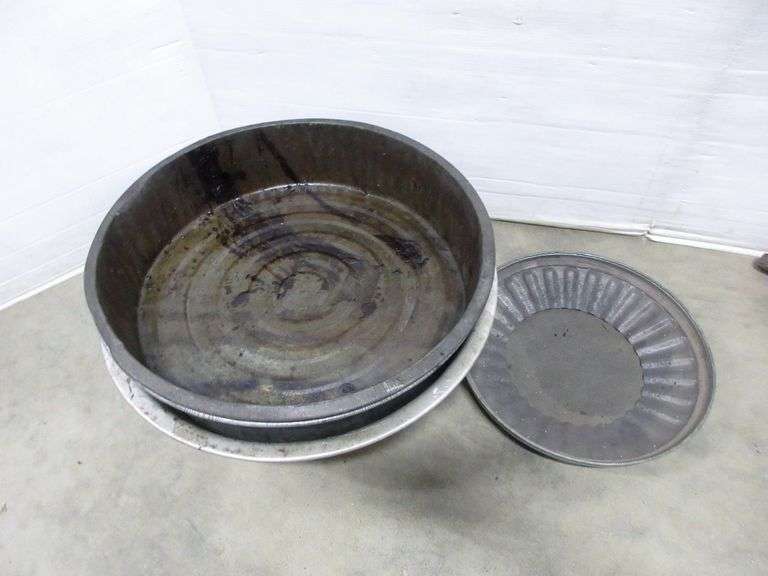 (2) Aluminum jack stands, (5) steel funnels, Galvanized oil strainer ...