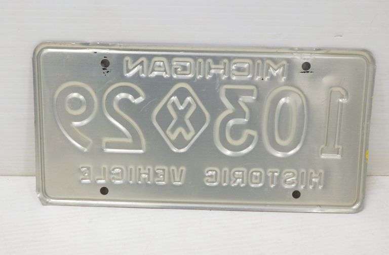 Michigan historic license plate, in good condition - Albrecht Auction ...