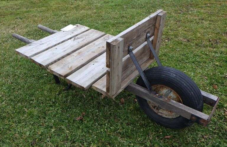 Homemade cart for hauling wood, fair - Albrecht Auction Service