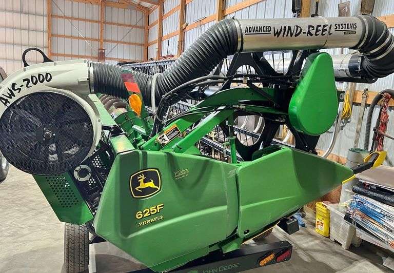 2004 John Deere 625F Grain Header with AWS Air System and New Horst ...