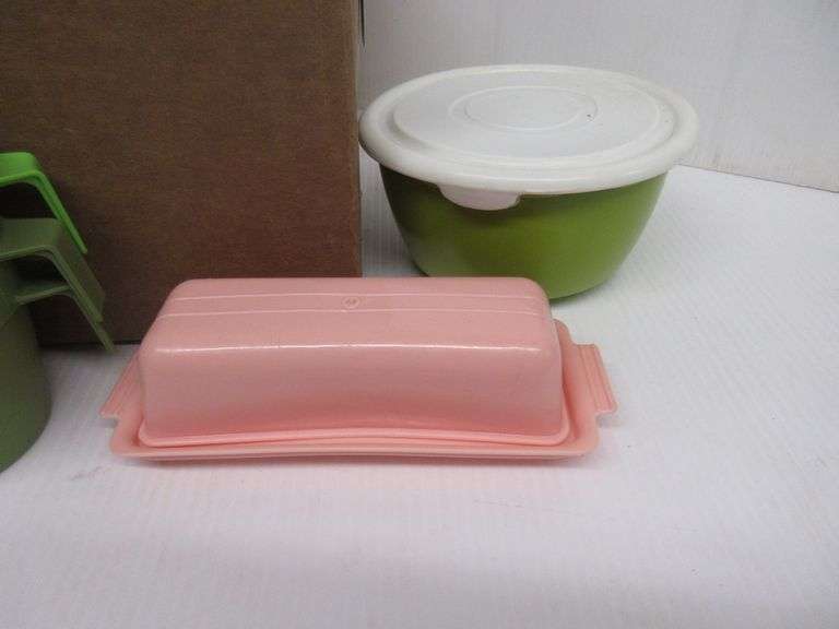 (8) Red plastic silite cups; (6) Mid century modern yellow plastic ...