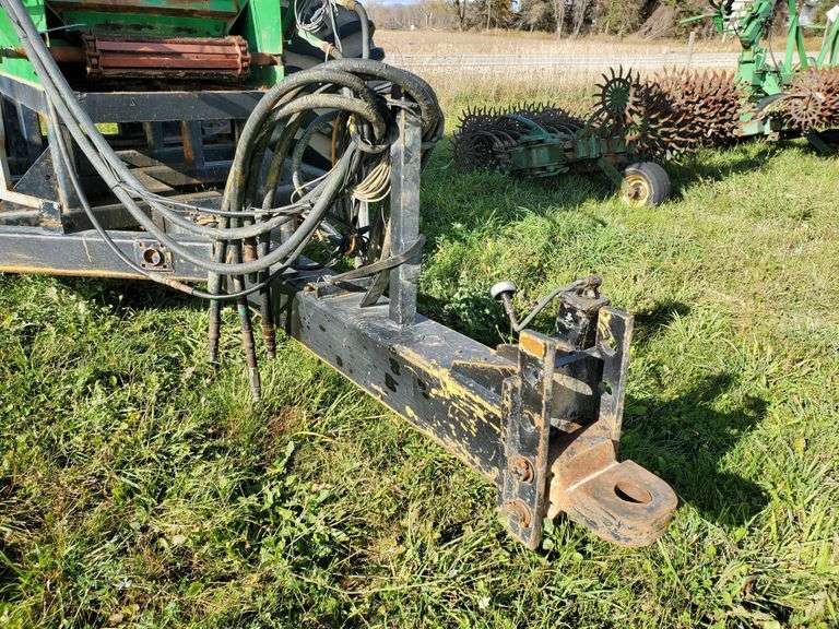 Fertilizer Spreader (green), Approximately 8-ton, Hydraulic Drive ...