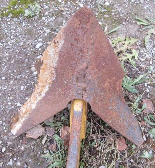 King Kutter 3-point hitch, middle buster, used - Albrecht Auction Service