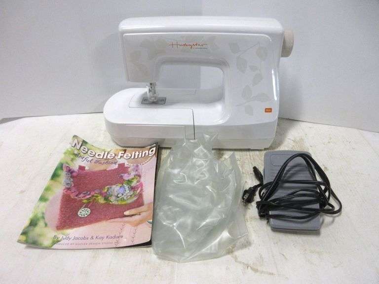 Husqvarna Viking ER10 felting and embellishing machine, 17" x 11 ...