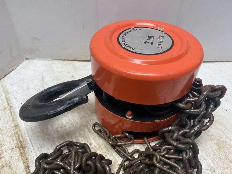 2-Ton chainfalls, like new - Albrecht Auction Service