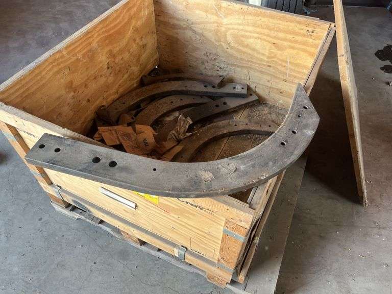This item Selling ABSOLUTE! ~~~ Case IH 870 Ripper Legs, Includes: (1 ...