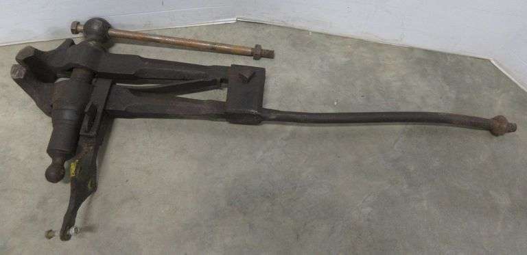 Antique large heavy duty blacksmith post leg/stump vise - Albrecht ...