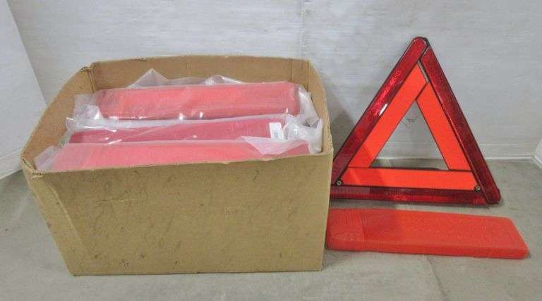 (20) Safety truck triangles, all new in plastic holder - Albrecht ...