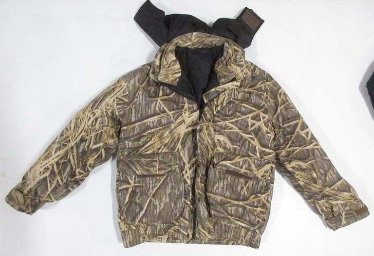 Corn pattern camo jacket with inner jacket and hood, size large ...