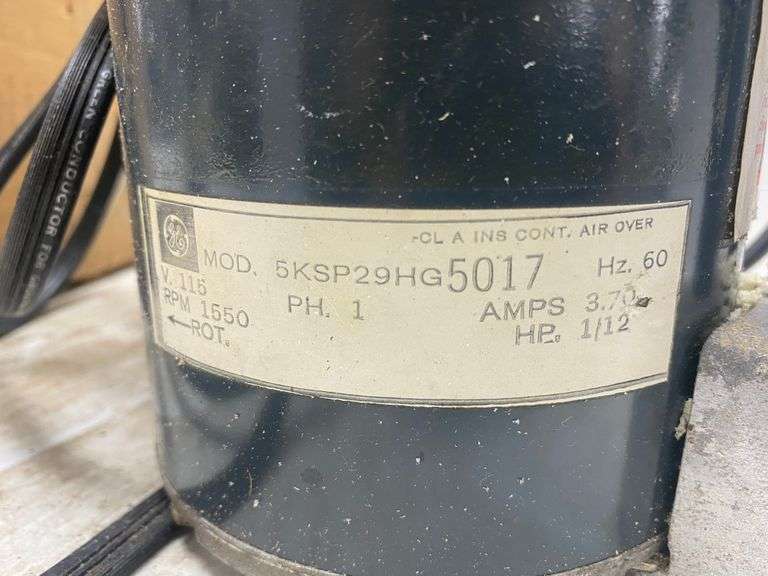 Shellback laundry pump, works - Albrecht Auction Service