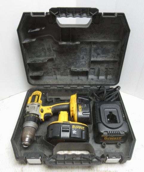 DeWALT 18V hammer drill with (2) batteries and a charger in original ...