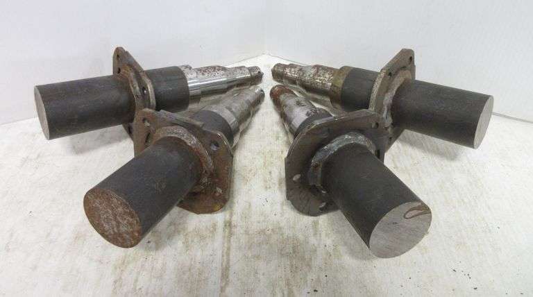 (4) Trailer spindles, new, some rust - Albrecht Auction Service
