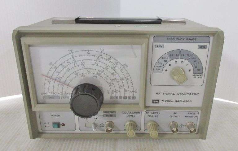 RF Signal generator test meter, 9 1/2"W, in excellent condition ...