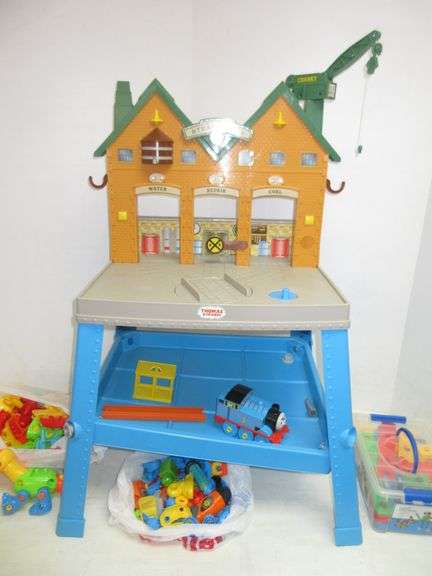 Thomas and Friends Steamworks work bench with tools and Thomas Train ...
