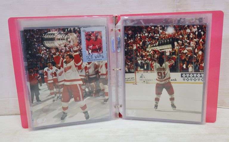 (10) Professionally taken 8x10 photos of the 1997 Detroit Red Wings ...