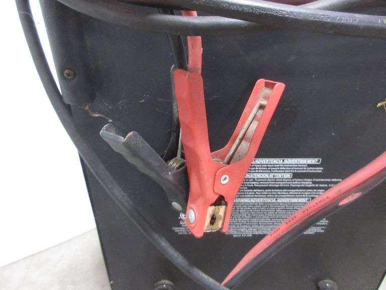 CAT CBC40EW 40 Amp battery charger, powers on and works - Albrecht ...