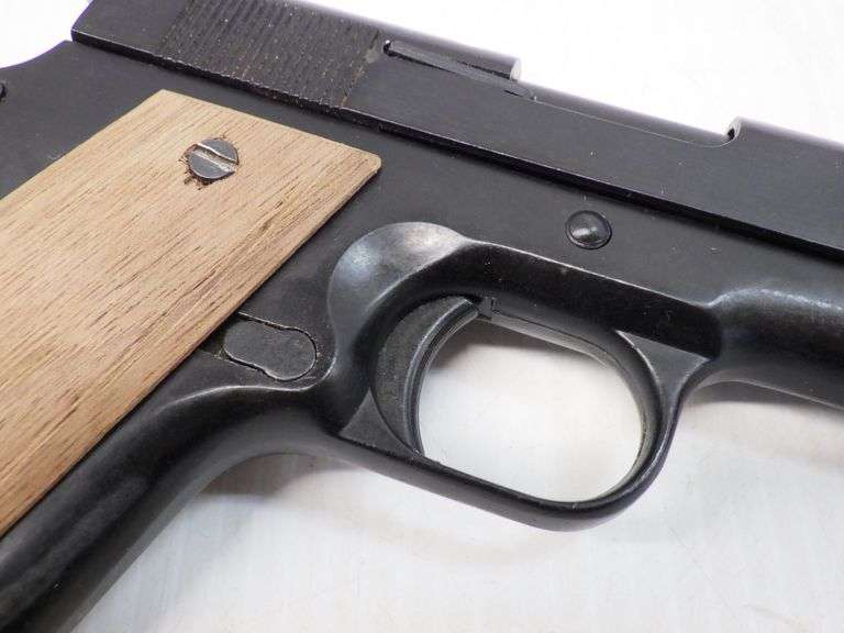 Automatic Bruni 96 kal, 8mm air pistol, made in Italy, includes (50 ...