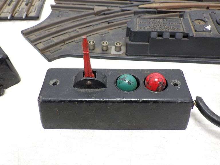 (4) Lionel no. 1122 remote control switches, and (2) Switch controllers ...