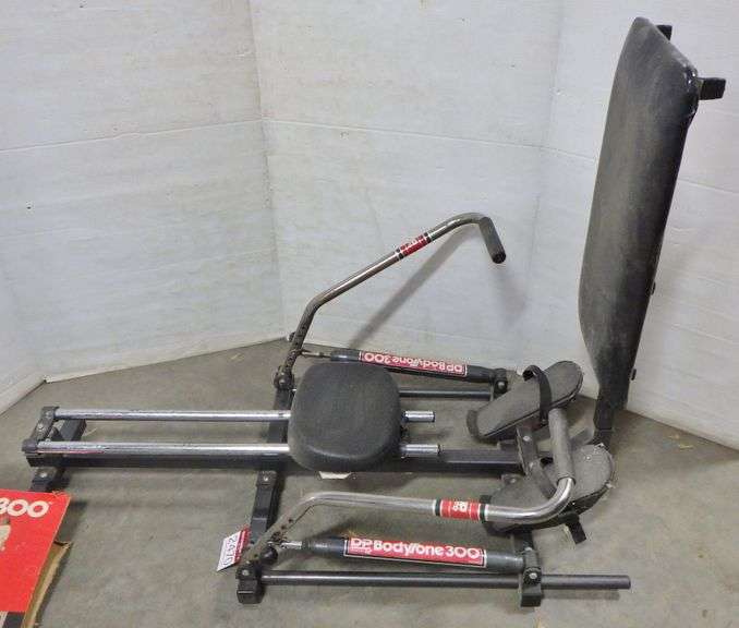 Bodytone rowing machine, some surface corrosion - Albrecht Auction Service