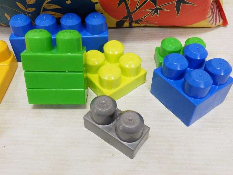 Large bag of blocks - Albrecht Auction Service