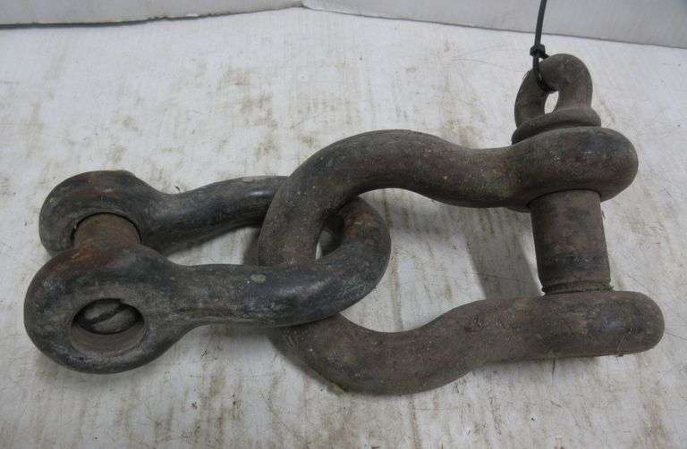 Pair of threaded clevises, good - Albrecht Auction Service