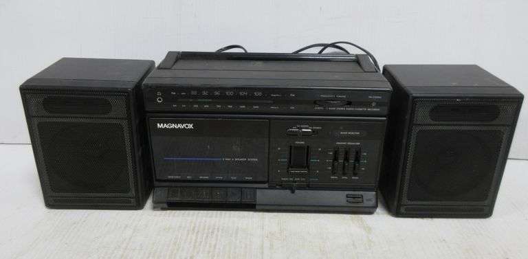 1980s Magnavox Boombox with Detachable Speakers - Albrecht Auction Service