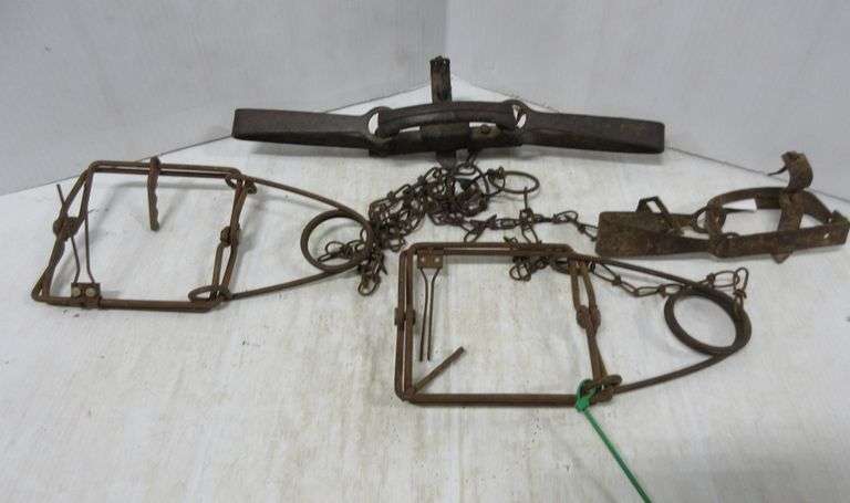 (2) Conibear traps, and (2) jaw traps - Albrecht Auction Service