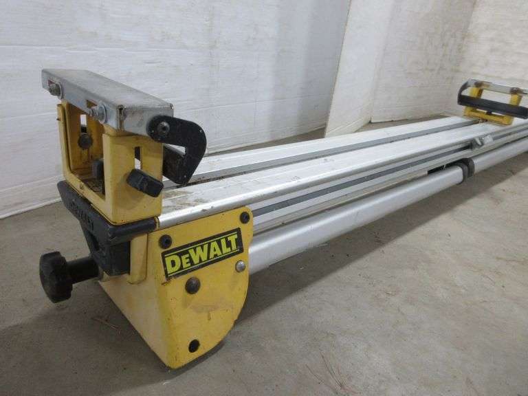 DeWALT Miter Box Stand - Albrecht Auction Service