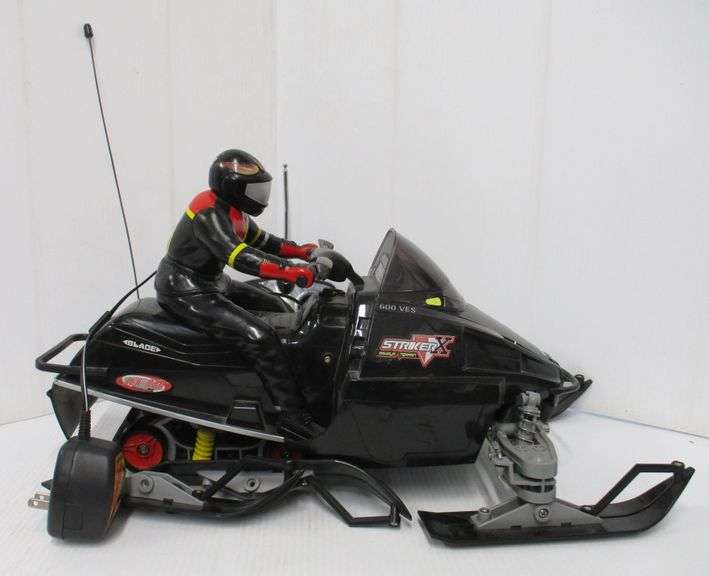 Rechargeable 9.6V battery operated remote snowmobile with extra skis ...