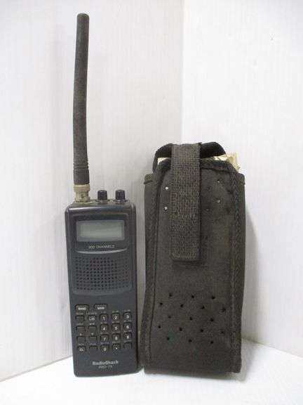 Radio Shack pro-75 200 channel portable scanner with case and owners ...